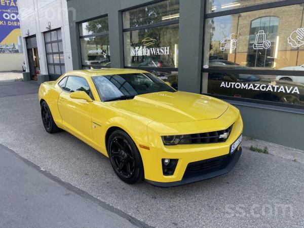 Yellow Chevrolet Camaro 2012 in Riga, with an engine capacity of 3.60 L and mileage of 94 thousand km for 12750 €, photo 3 on AUTOMOTO.COM.LV