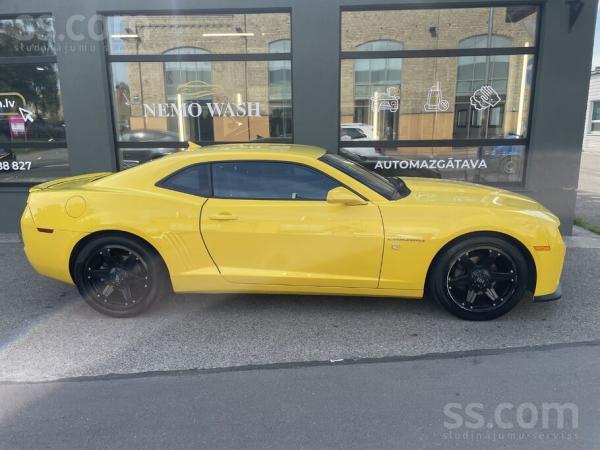 Yellow Chevrolet Camaro 2012 in Riga, with an engine capacity of 3.60 L and mileage of 94 thousand km for 12750 €, photo 4 on AUTOMOTO.COM.LV