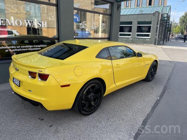 Yellow Chevrolet Camaro 2012 in Riga, with an engine capacity of 3.60 L and mileage of 94 thousand km for 12750 €, photo 5 on AUTOMOTO.COM.LV
