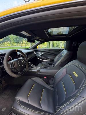 Dzeltens Chevrolet Camaro 2017 Rīga, ar dzinēja tilpumu 6.20 L un nobraukumu 77 tūkst. km par 29900 €, foto 7 vietnē AUTOMOTO.COM.LV
