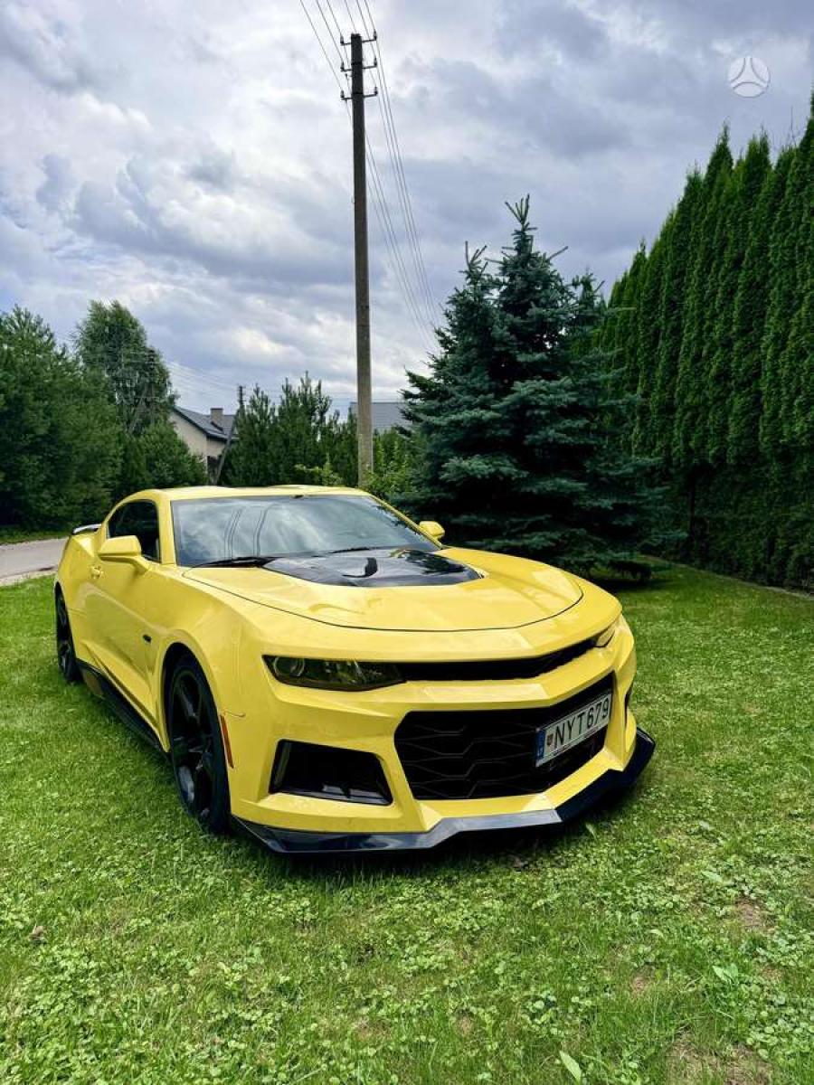 Dzeltens Chevrolet Camaro 2017 Viļņa, ar dzinēja tilpumu 2.00 L un nobraukumu 80 tūkst. km par 17999 €, foto 1 vietnē AUTOMOTO.COM.LV