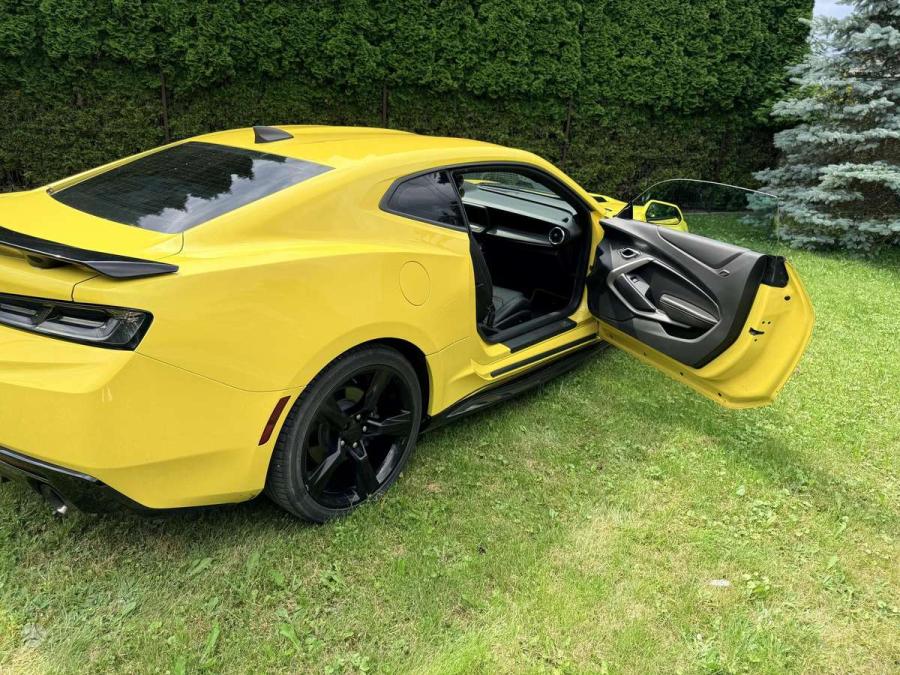 Dzeltens Chevrolet Camaro 2017 Viļņa, ar dzinēja tilpumu 2.00 L un nobraukumu 80 tūkst. km par 17999 €, foto 4 vietnē AUTOMOTO.COM.LV