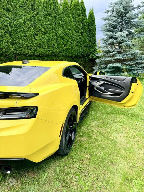 Dzeltens Chevrolet Camaro 2017 Viļņa, ar dzinēja tilpumu 2.00 L un nobraukumu 80 tūkst. km par 17999 €, foto 5 vietnē AUTOMOTO.COM.LV