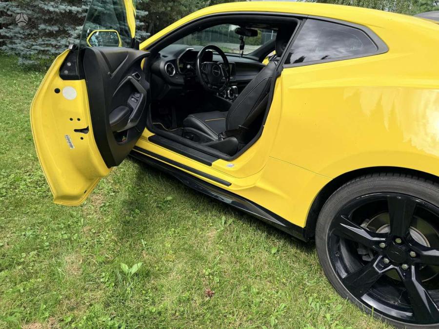 Dzeltens Chevrolet Camaro 2017 Viļņa, ar dzinēja tilpumu 2.00 L un nobraukumu 80 tūkst. km par 17999 €, foto 11 vietnē AUTOMOTO.COM.LV