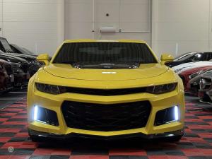 Dzeltens Chevrolet Camaro 2017 Viļņa, ar dzinēja tilpumu 2.00 L un nobraukumu 81 tūkst. km par 17990 €, foto 3 vietnē AUTOMOTO.COM.LV