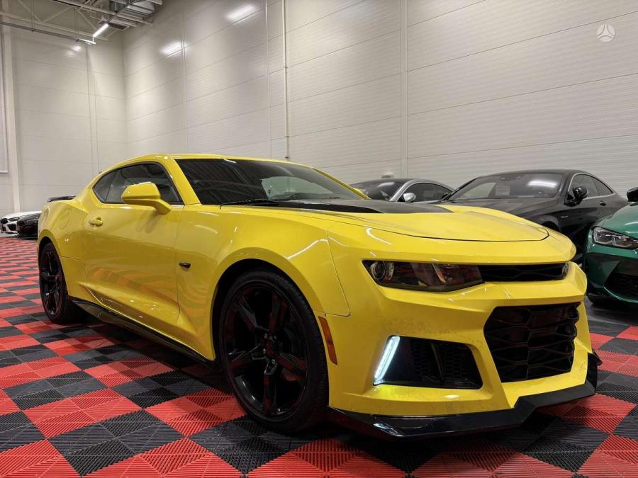 Dzeltens Chevrolet Camaro 2017 Viļņa, ar dzinēja tilpumu 2.00 L un nobraukumu 81 tūkst. km par 17990 €, foto 4 vietnē AUTOMOTO.COM.LV