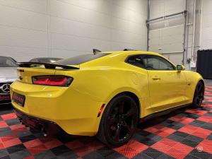 Dzeltens Chevrolet Camaro 2017 Viļņa, ar dzinēja tilpumu 2.00 L un nobraukumu 81 tūkst. km par 17990 €, foto 5 vietnē AUTOMOTO.COM.LV