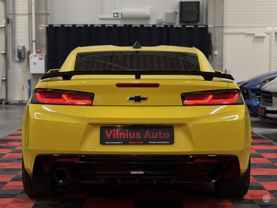 Dzeltens Chevrolet Camaro 2017 Viļņa, ar dzinēja tilpumu 2.00 L un nobraukumu 81 tūkst. km par 17990 €, foto 6 vietnē AUTOMOTO.COM.LV