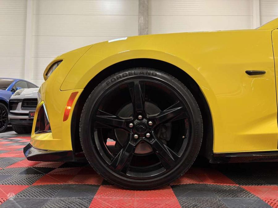 Dzeltens Chevrolet Camaro 2017 Viļņa, ar dzinēja tilpumu 2.00 L un nobraukumu 81 tūkst. km par 17990 €, foto 10 vietnē AUTOMOTO.COM.LV