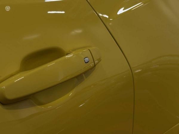 Yellow Chevrolet Camaro 2017 in Vilnius, with an engine capacity of 2.00 L and mileage of 81 thousand km for 17990 €, photo 10 on AUTOMOTO.COM.LV