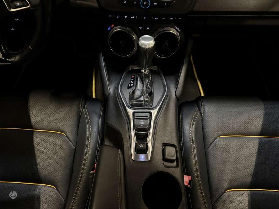 Dzeltens Chevrolet Camaro 2017 Viļņa, ar dzinēja tilpumu 2.00 L un nobraukumu 81 tūkst. km par 17990 €, foto 23 vietnē AUTOMOTO.COM.LV