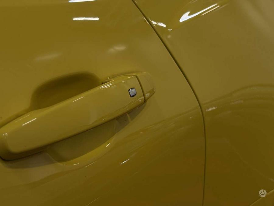Dzeltens Chevrolet Camaro 2017 Viļņa, ar dzinēja tilpumu 2.00 L un nobraukumu 81 tūkst. km par 17500 €, foto 11 vietnē AUTOMOTO.COM.LV