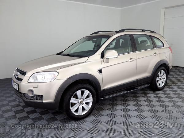 Beige Chevrolet Captiva 2008 in Tallinn, with an engine capacity of 2.00 L and mileage of 296 thousand km for 1699 €, photo 3 on AUTOMOTO.COM.LV