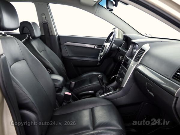 Beige Chevrolet Captiva 2008 in Tallinn, with an engine capacity of 2.00 L and mileage of 296 thousand km for 1699 €, photo 7 on AUTOMOTO.COM.LV