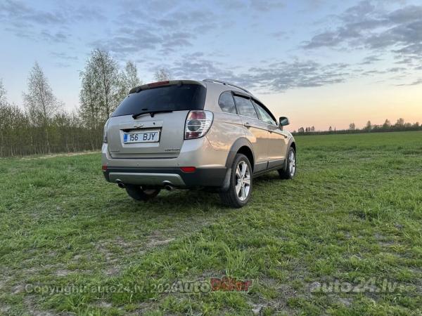 Smilšu krāsa Chevrolet Captiva 2013 Rapla, ar dzinēja tilpumu 2.20 L un nobraukumu 0 tūkst. km par 6000 €, foto 3 vietnē AUTOMOTO.COM.LV