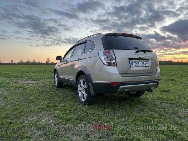 Smilšu krāsa Chevrolet Captiva 2013 Rapla, ar dzinēja tilpumu 2.20 L un nobraukumu 0 tūkst. km par 6000 €, foto 4 vietnē AUTOMOTO.COM.LV