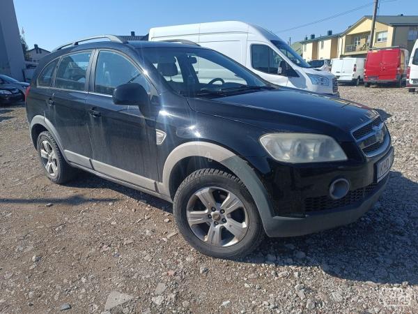 Melns Chevrolet Captiva 2006 Kauņa, ar dzinēja tilpumu 2.40 L un nobraukumu 274 tūkst. km par 1500 €, foto 2 vietnē AUTOMOTO.COM.LV