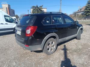 Black Chevrolet Captiva 2006 in Kaunas, with an engine capacity of 2.40 L and mileage of 274 thousand km for 1500 €, photo 4 on AUTOMOTO.COM.LV