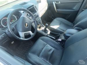 Black Chevrolet Captiva 2006 in Kaunas, with an engine capacity of 2.40 L and mileage of 274 thousand km for 1500 €, photo 6 on AUTOMOTO.COM.LV