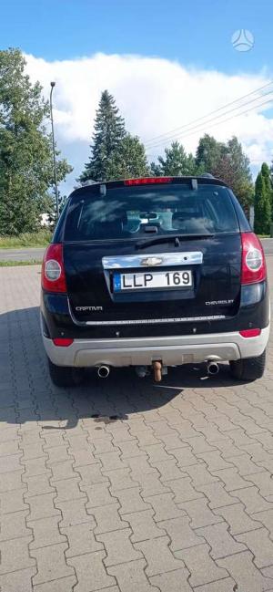 Melns Chevrolet Captiva 2006 Kauņa, ar dzinēja tilpumu 2.41 L un nobraukumu 255 tūkst. km par 2850 €, foto 5 vietnē AUTOMOTO.COM.LV