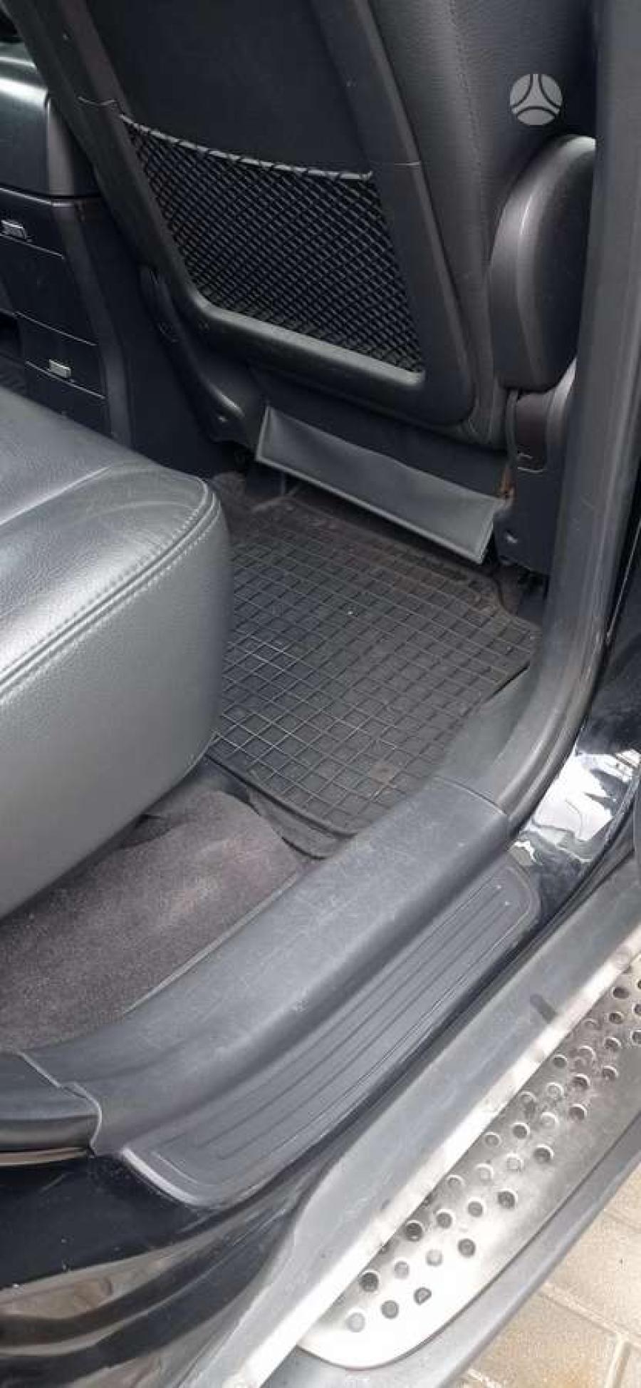 Melns Chevrolet Captiva 2006 Kauņa, ar dzinēja tilpumu 2.41 L un nobraukumu 255 tūkst. km par 2850 €, foto 10 vietnē AUTOMOTO.COM.LV