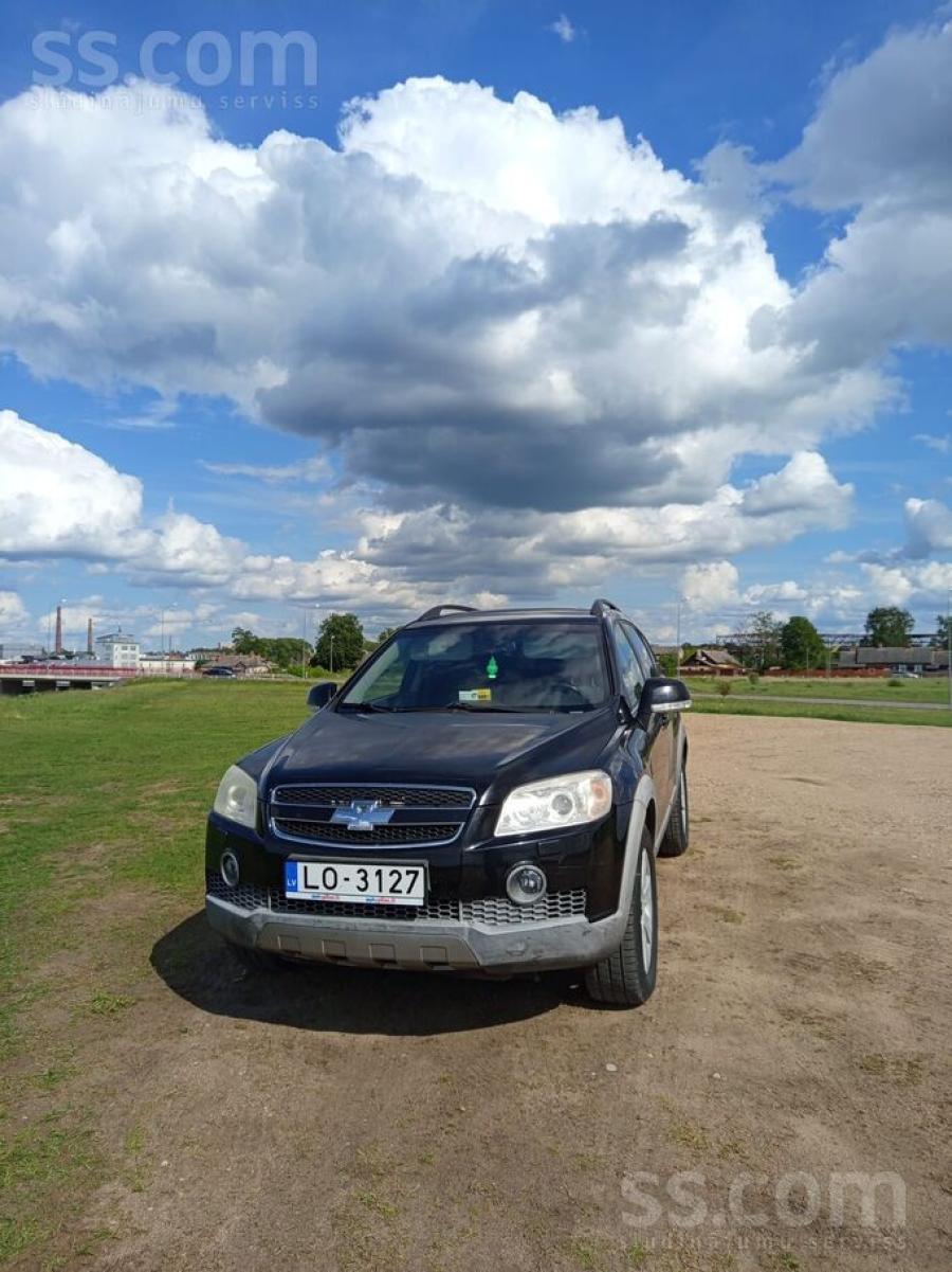 Melns Chevrolet Captiva 2007 Daugavpils, ar dzinēja tilpumu 2.00 L un nobraukumu 247 tūkst. km par 2940 €, foto 1 vietnē AUTOMOTO.COM.LV