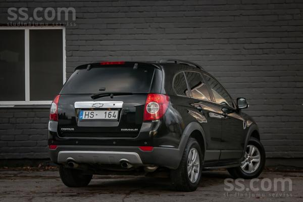 Melns Chevrolet Captiva 2007 Tukums, ar dzinēja tilpumu 2.00 L un nobraukumu 210 tūkst. km par 3790 €, foto 3 vietnē AUTOMOTO.COM.LV