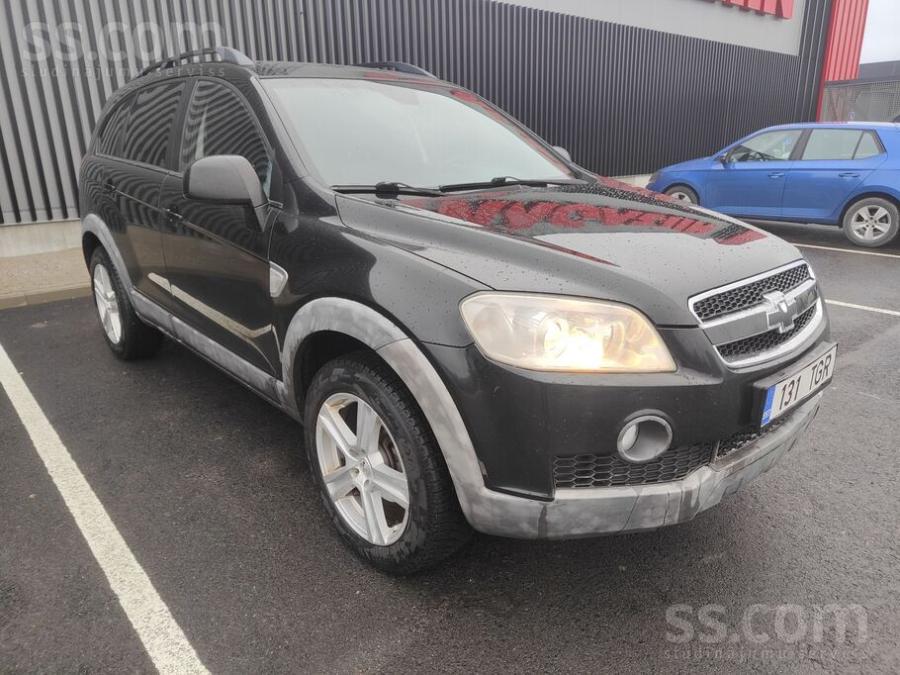 Melns Chevrolet Captiva 2007 Rīga, ar dzinēja tilpumu 2.00 L un nobraukumu 242 tūkst. km par 2940 €, foto 1 vietnē AUTOMOTO.COM.LV