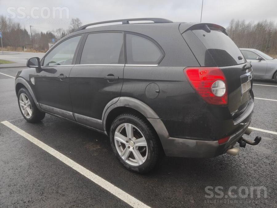 Melns Chevrolet Captiva 2007 Rīga, ar dzinēja tilpumu 2.00 L un nobraukumu 242 tūkst. km par 2940 €, foto 5 vietnē AUTOMOTO.COM.LV