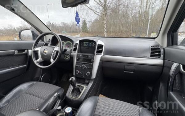 Melns Chevrolet Captiva 2007 Rīga, ar dzinēja tilpumu 2.00 L un nobraukumu 242 tūkst. km par 2940 €, foto 6 vietnē AUTOMOTO.COM.LV