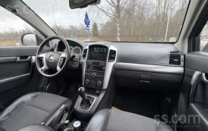 Melns Chevrolet Captiva 2007 Rīga, ar dzinēja tilpumu 2.00 L un nobraukumu 242 tūkst. km par 2940 €, foto 6 vietnē AUTOMOTO.COM.LV
