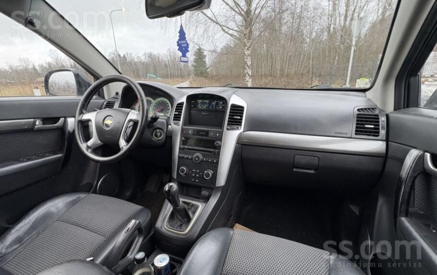 Melns Chevrolet Captiva 2007 Rīga, ar dzinēja tilpumu 2.00 L un nobraukumu 242 tūkst. km par 2940 €, foto 6 vietnē AUTOMOTO.COM.LV