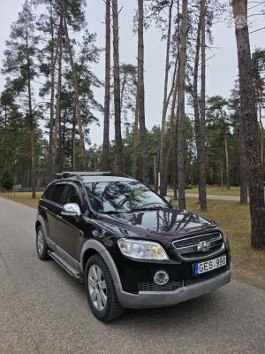 Black Chevrolet Captiva 2007 in Ukmerge, with an engine capacity of 2.00 L and mileage of 248 thousand km for 3500 €, photo  on AUTOMOTO.COM.LV