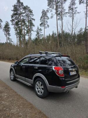 Black Chevrolet Captiva 2007 in Ukmerge, with an engine capacity of 2.00 L and mileage of 248 thousand km for 3500 €, photo 6 on AUTOMOTO.COM.LV