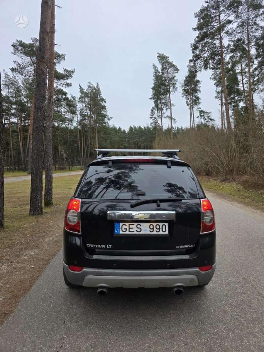 Black Chevrolet Captiva 2007 in Ukmerge, with an engine capacity of 2.00 L and mileage of 248 thousand km for 3500 €, photo 7 on AUTOMOTO.COM.LV
