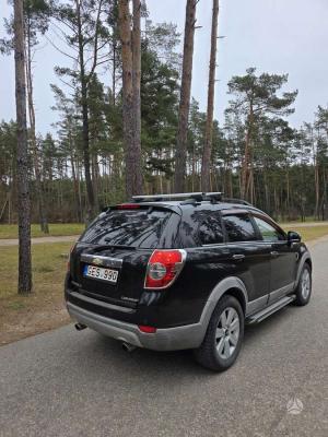 Black Chevrolet Captiva 2007 in Ukmerge, with an engine capacity of 2.00 L and mileage of 248 thousand km for 3500 €, photo 8 on AUTOMOTO.COM.LV