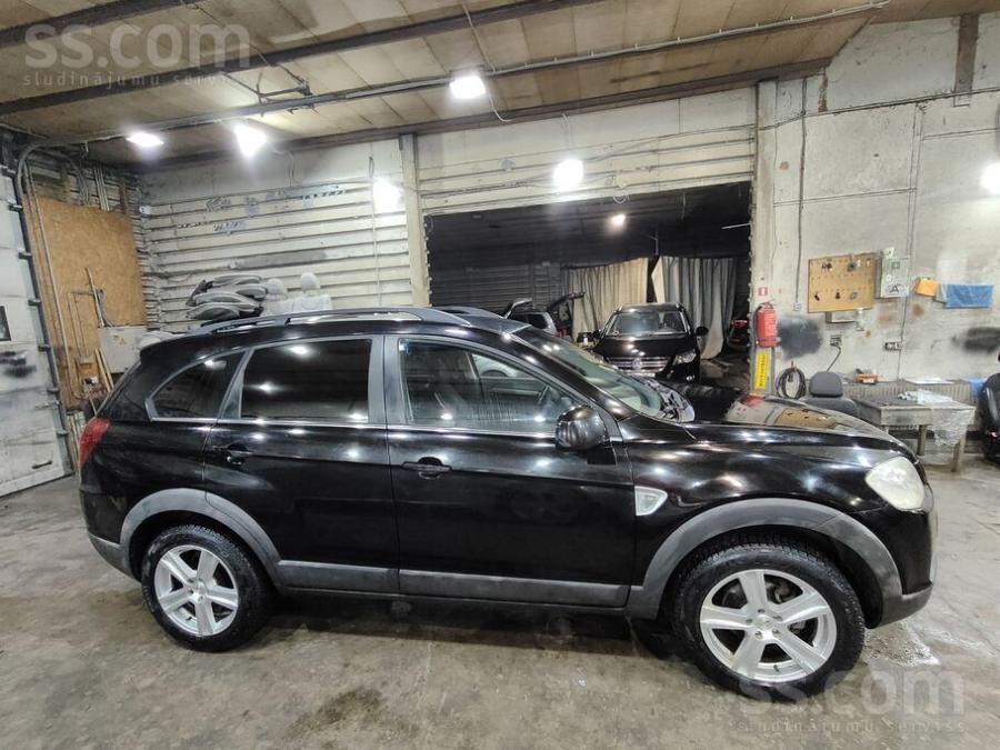 Melns Chevrolet Captiva 2007 Rīga, ar dzinēja tilpumu 2.00 L un nobraukumu 243 tūkst. km par 1995 €, foto 1 vietnē AUTOMOTO.COM.LV