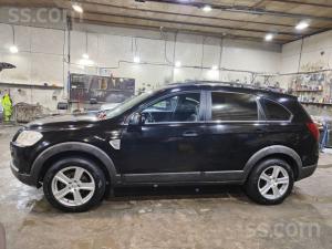 Melns Chevrolet Captiva 2007 Rīga, ar dzinēja tilpumu 2.00 L un nobraukumu 243 tūkst. km par 1995 €, foto 2 vietnē AUTOMOTO.COM.LV
