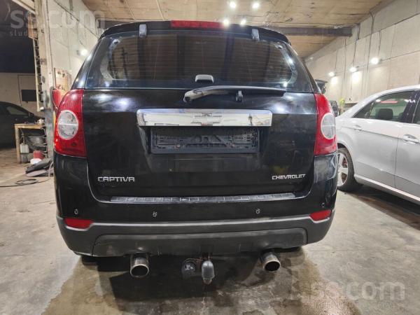 Black Chevrolet Captiva 2007 in Riga, with an engine capacity of 2.00 L and mileage of 243 thousand km for 1995 €, photo 5 on AUTOMOTO.COM.LV
