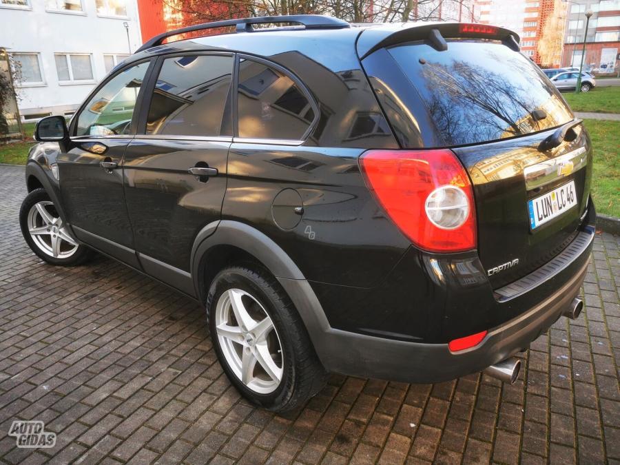 Melns Chevrolet Captiva 2007 Klaipėda, ar dzinēja tilpumu 2.00 L un nobraukumu 163 tūkst. km par 3800 €, foto 4 vietnē AUTOMOTO.COM.LV