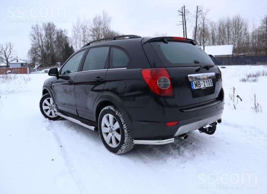 Melns Chevrolet Captiva 2007 Rīga, ar dzinēja tilpumu 2.00 L un nobraukumu 280 tūkst. km par 3890 €, foto 2 vietnē AUTOMOTO.COM.LV