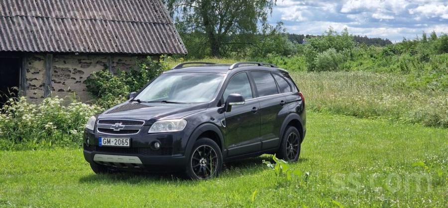 Black Chevrolet Captiva 2007 in Riga, with an engine capacity of 2.00 L and mileage of 400 thousand km for 2400 €, photo 1 on AUTOMOTO.COM.LV