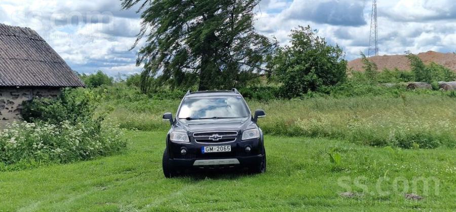 Black Chevrolet Captiva 2007 in Riga, with an engine capacity of 2.00 L and mileage of 400 thousand km for 2400 €, photo 2 on AUTOMOTO.COM.LV