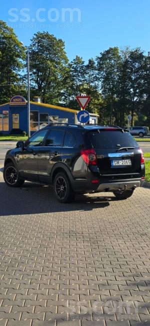Black Chevrolet Captiva 2007 in Riga, with an engine capacity of 2.00 L and mileage of 400 thousand km for 2400 €, photo 4 on AUTOMOTO.COM.LV