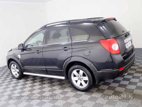 Black Chevrolet Captiva 2007 in Tallinn, with an engine capacity of 2.00 L and mileage of 322 thousand km for 1299 €, photo 4 on AUTOMOTO.COM.LV
