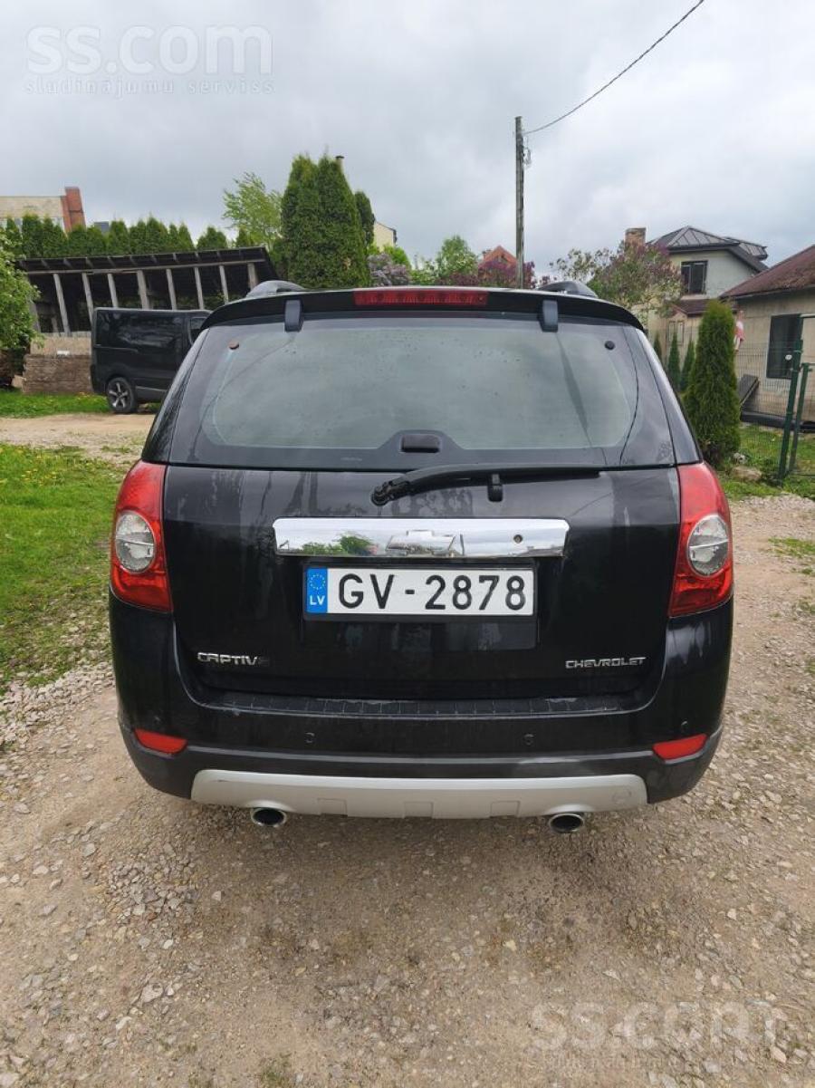 Black Chevrolet Captiva 2007 in Valmiera, with an engine capacity of 2.00 L and mileage of 256 thousand km for 2995 €, photo 5 on AUTOMOTO.COM.LV