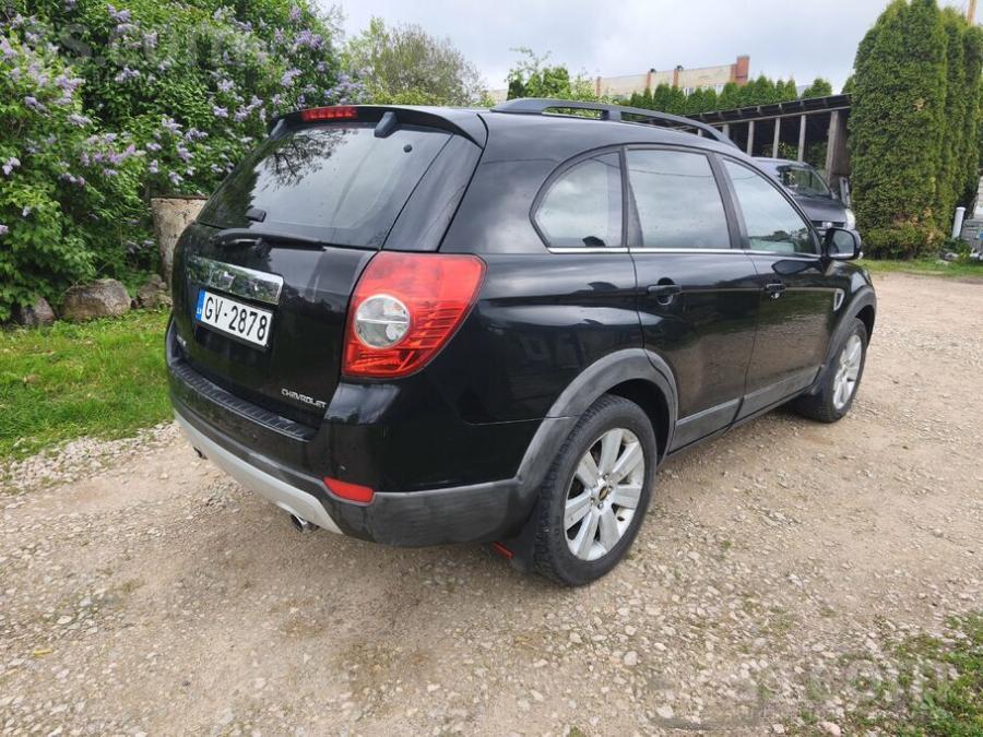 Black Chevrolet Captiva 2007 in Valmiera, with an engine capacity of 2.00 L and mileage of 256 thousand km for 2995 €, photo 6 on AUTOMOTO.COM.LV