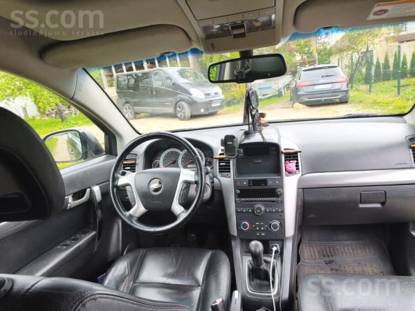 Black Chevrolet Captiva 2007 in Valmiera, with an engine capacity of 2.00 L and mileage of 256 thousand km for 2995 €, photo 9 on AUTOMOTO.COM.LV