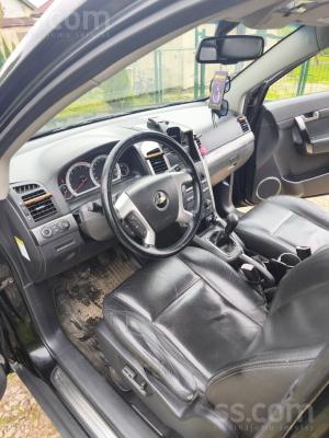 Black Chevrolet Captiva 2007 in Valmiera, with an engine capacity of 2.00 L and mileage of 256 thousand km for 2995 €, photo 11 on AUTOMOTO.COM.LV