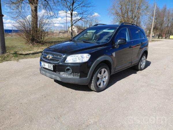 Melns Chevrolet Captiva 2007 Talsi, ar dzinēja tilpumu 2.00 L un nobraukumu 247 tūkst. km par 3750 €, foto 1 vietnē AUTOMOTO.COM.LV